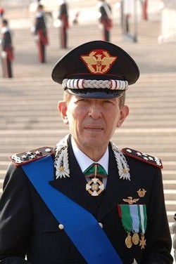 Leonardo Gallitelli nuovo comandante generale dell'Arma - La Provincia ...