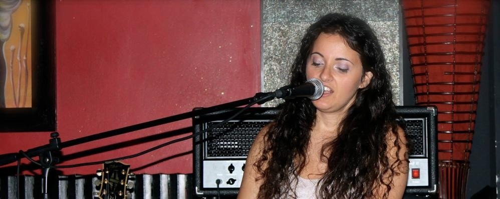 I “Frammenti” di Denise Misseri Uno show case alla Feltrinelli - La ...