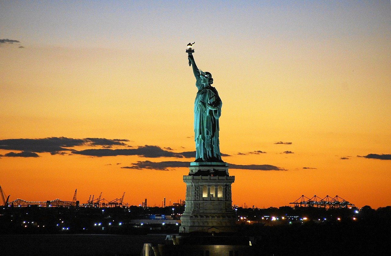 17 giugno 1885, la Statua della Libertà arriva a New York - La ...