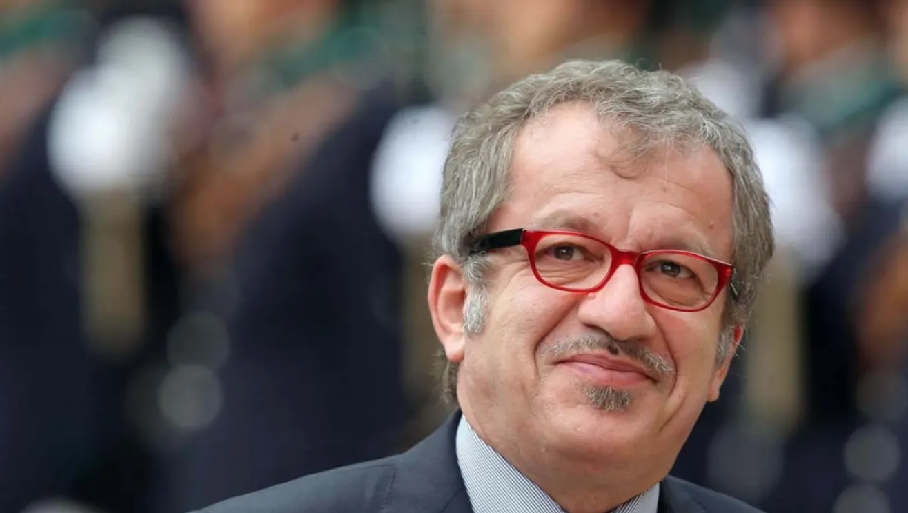 Gazzada Schianno dedica la sala consiliare a Roberto Maroni: "Un ...
