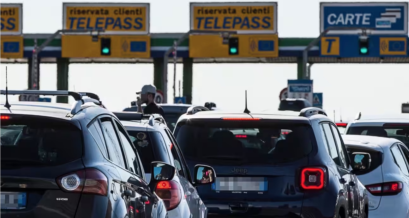 Autostrade, sono aumentati i pedaggi: ecco le nuove tariffe - La ... Autostrade, sono aumentati i pedaggi: ecco le nuove tariffe - La ...