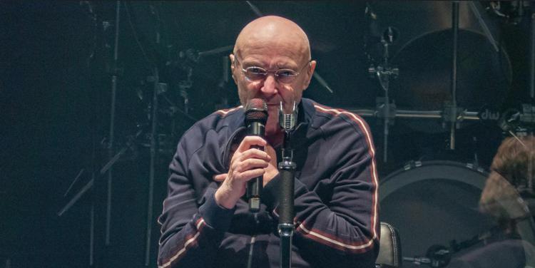 Phil Collins, la malattia peggiora: il leader dei Genesis è paralizzato ...