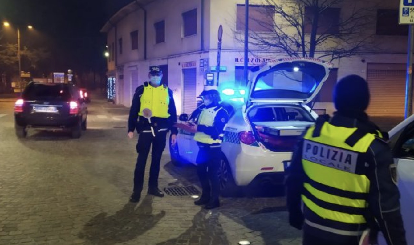 Lavena Ponte Tresa, intensificati i controlli notturni dalle forze dell'ordine - La Provincia Di ...