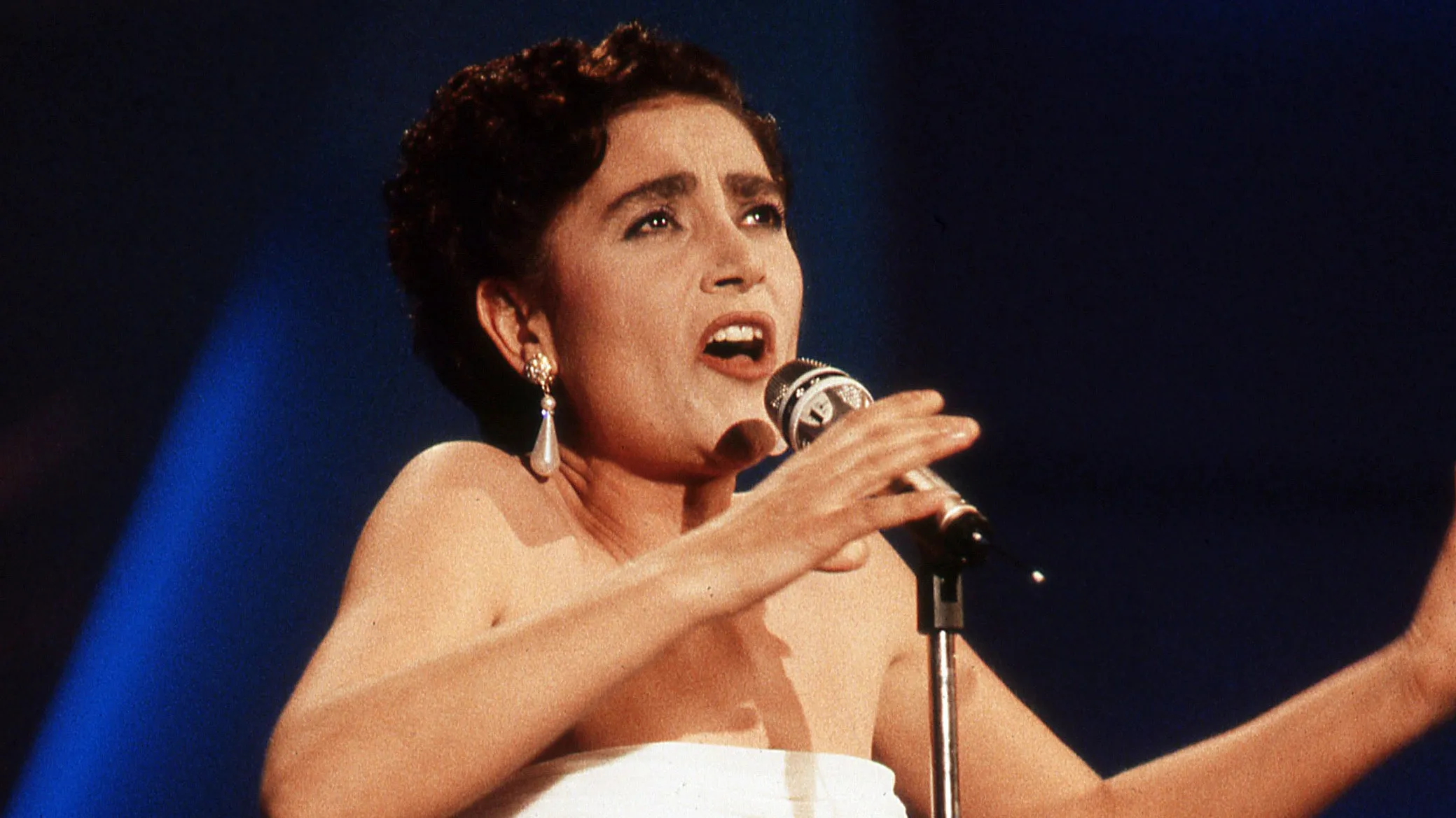 Mia Martini: 30 anni fa moriva una delle voci più belle della musica italiana - La Provincia Di ...