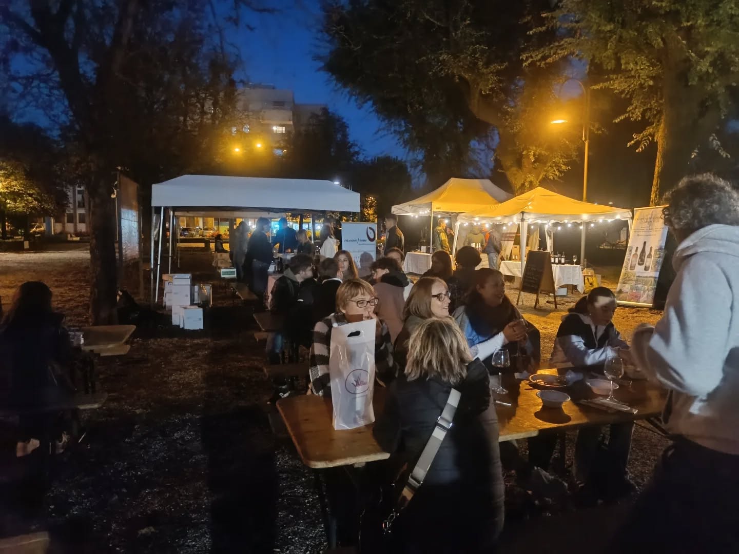 Angera in festa: “Settembre angerese”, successo per “Un lago di…Vino” e ...