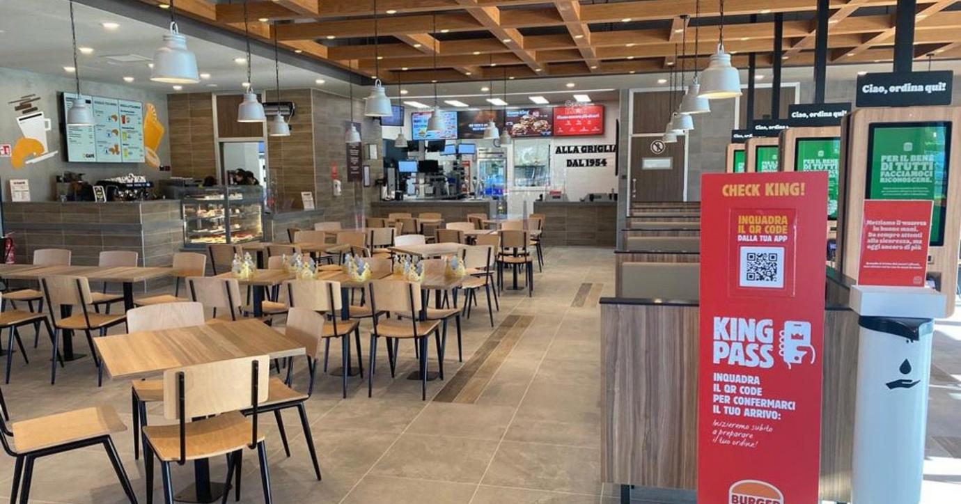 Cislago, baby gang al Burger King: la direttrice lancia un appello ai ...