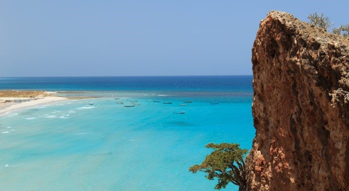 Socotra isolata dalla crisi: oltre 400 turisti bloccati sull’isola, 86 ...