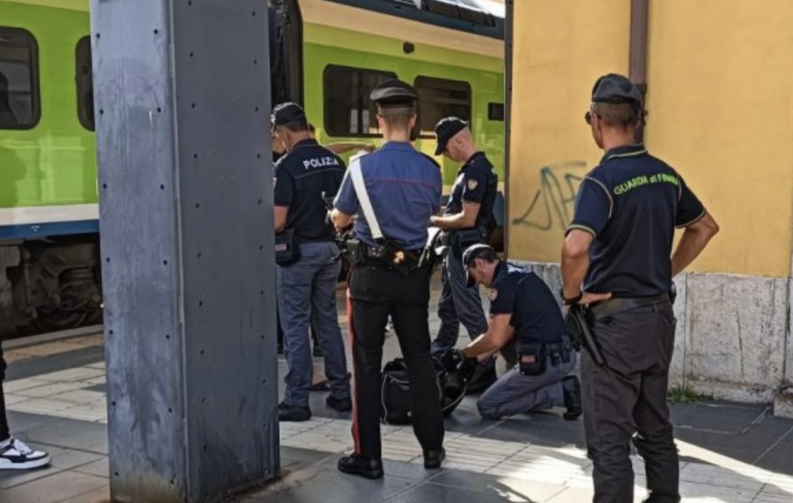 Terrore alla stazione di Porto Ceresio: baby gang di stranieri pesta un ...