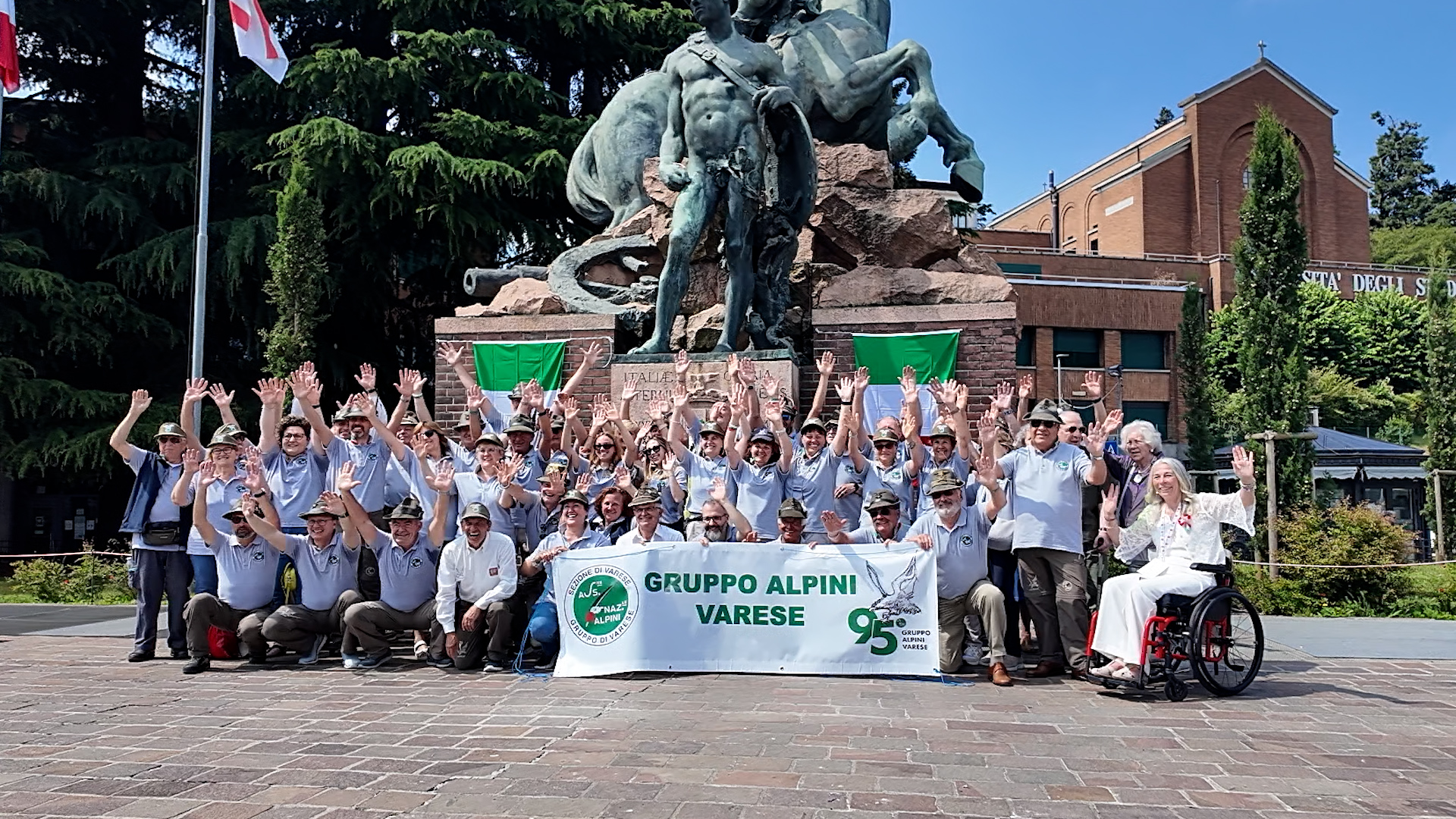 Gli Alpini di Varese celebrano 95 anni di storia: festa in piazza ...